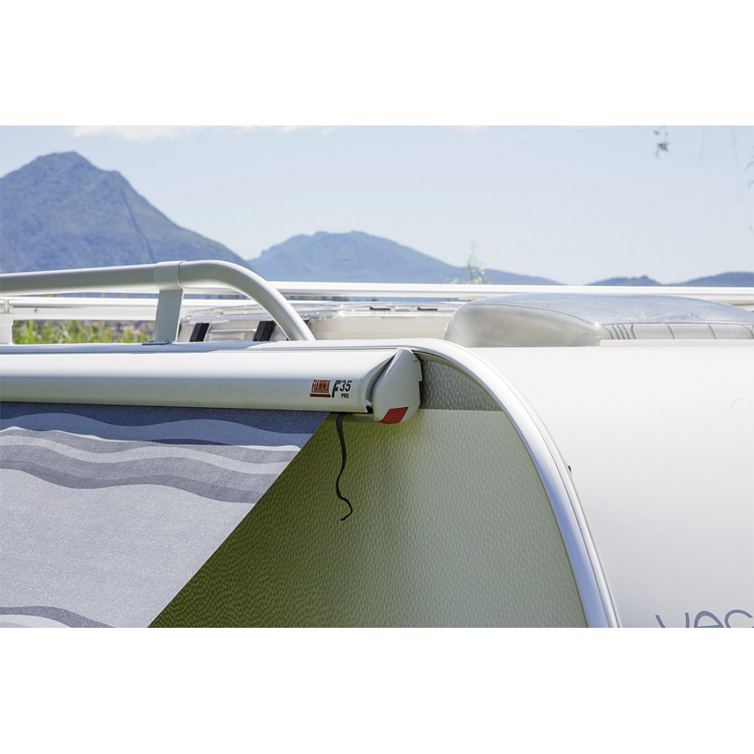 Fiamma F35 Pro marķīze 253x225 cm. Titanium, royal gray.